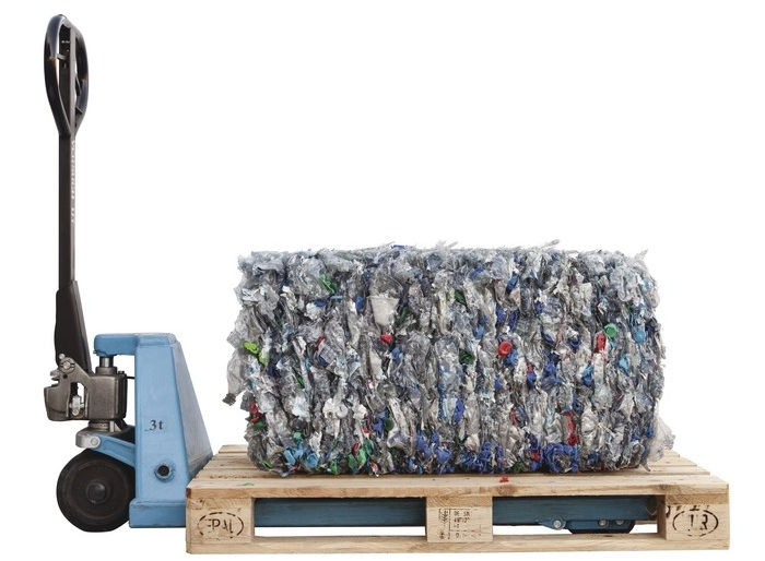 Triturador compactador horizontal / para botellas PET / automático ...