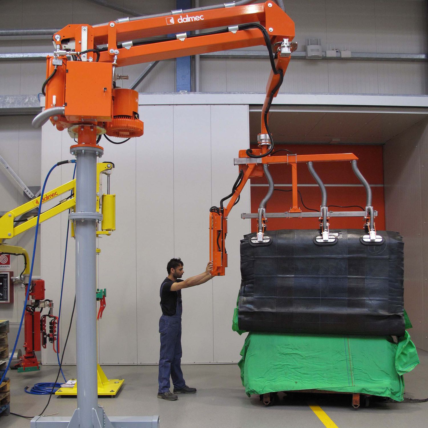 Manipulador neumático - DALMEC - de ventosa / de posicionamiento / de ...