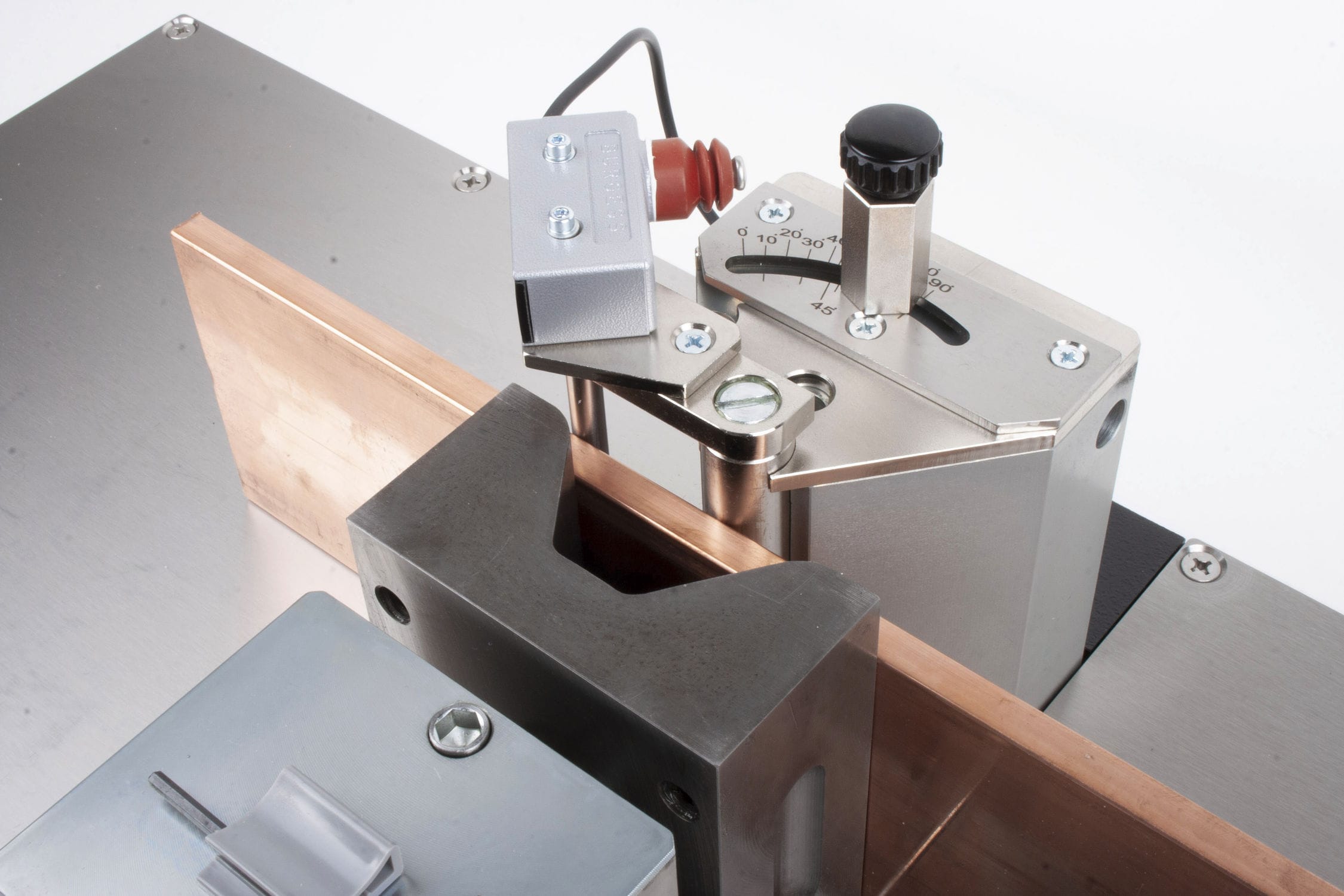 Punzonadora semiautomática / hidráulica / de curvado / universal ...