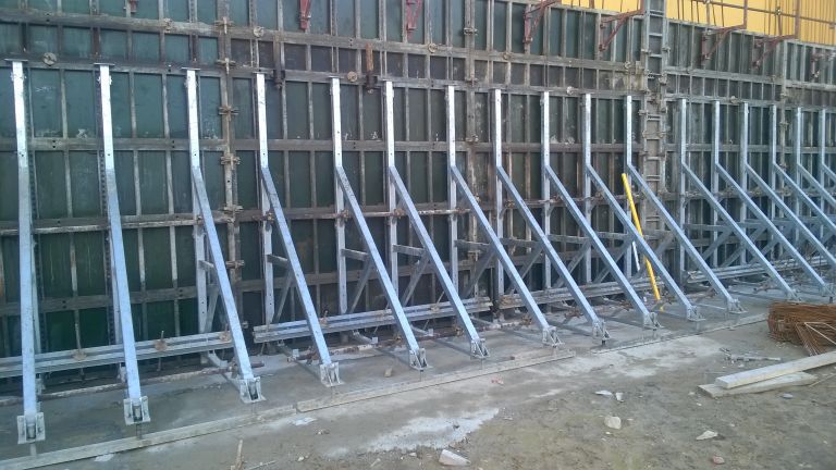 Encofrado de trepa - CSC SRL - de fachada / de acero