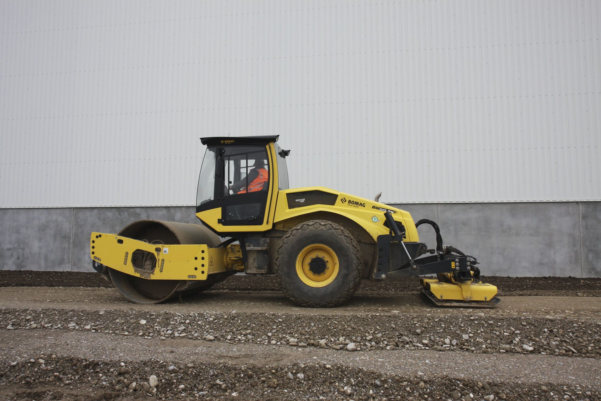 Compactador monocilindro - BW 213 DH+P-5 - BOMAG - articulado
