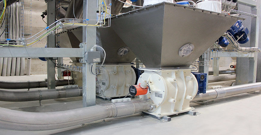 Válvula rotativa para transporte neumático / zócalo cuadrado / con ...