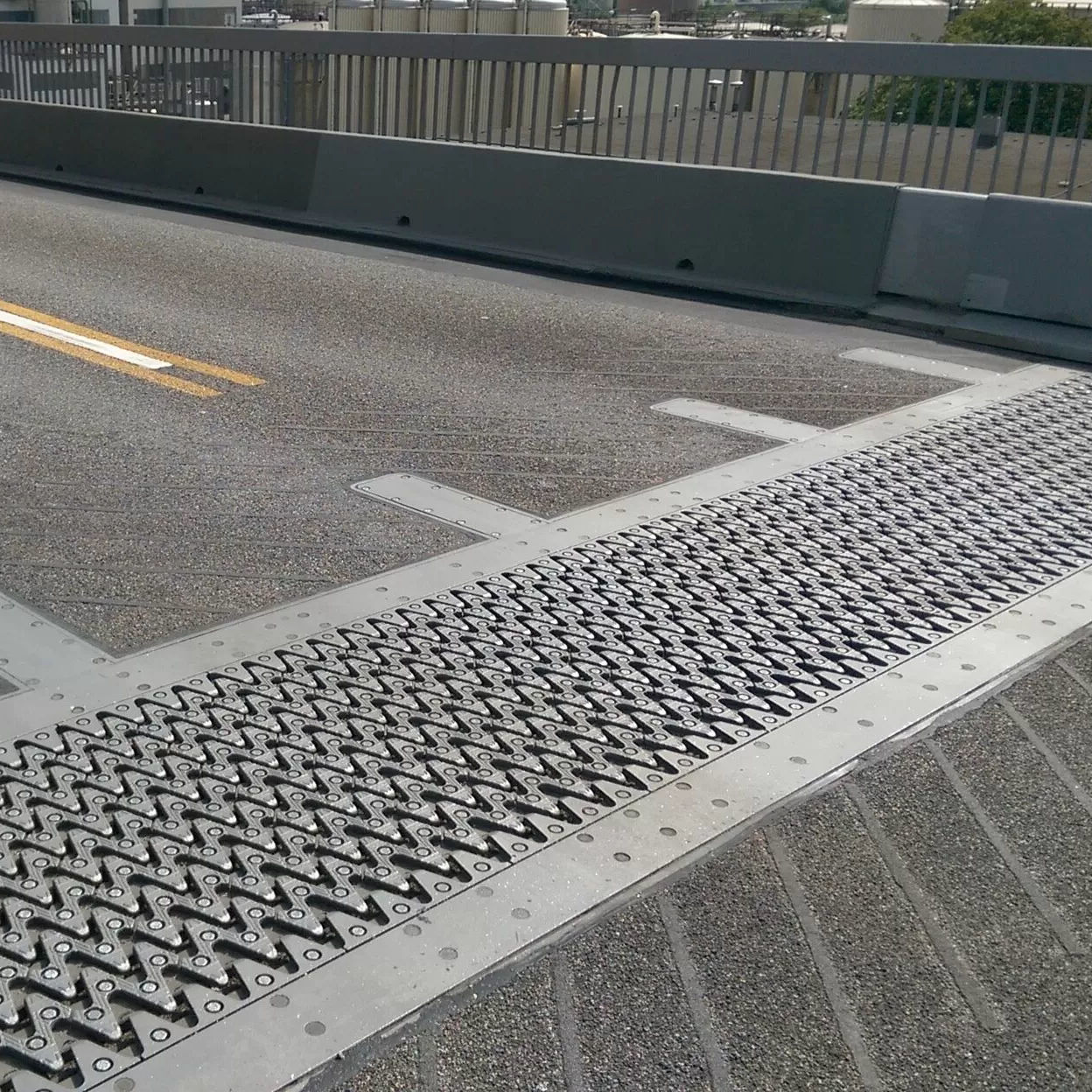 Junta de dilatación de acero - TENSA-MODULAR LR-LS - mageba - cuadrada ...