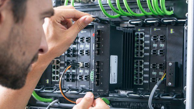 Plataforma de red - RUGGEDCOM RX5000 - Siemens Industrial Communication