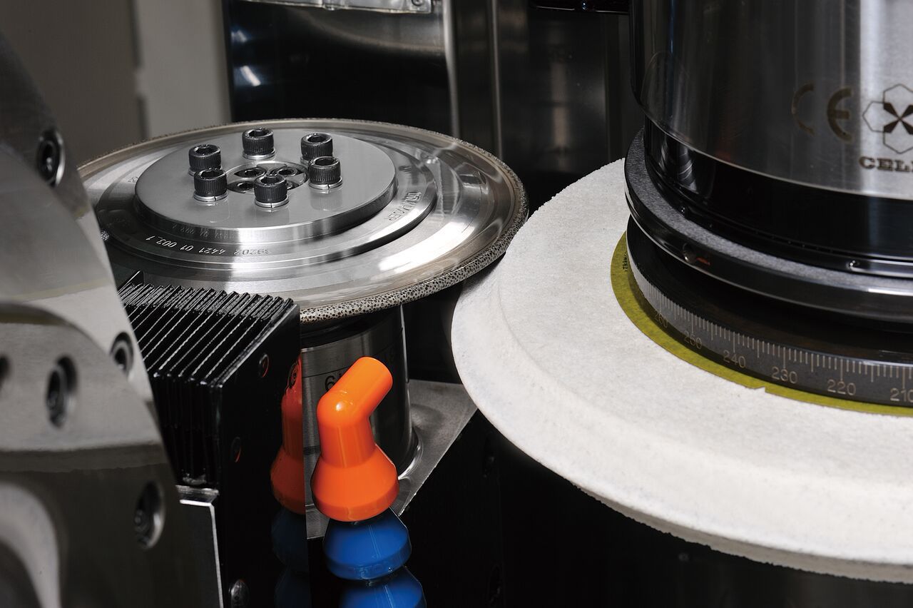 Rectificadora para engranajes / CNC - MFG-3540 170G - Matrix Machine ...