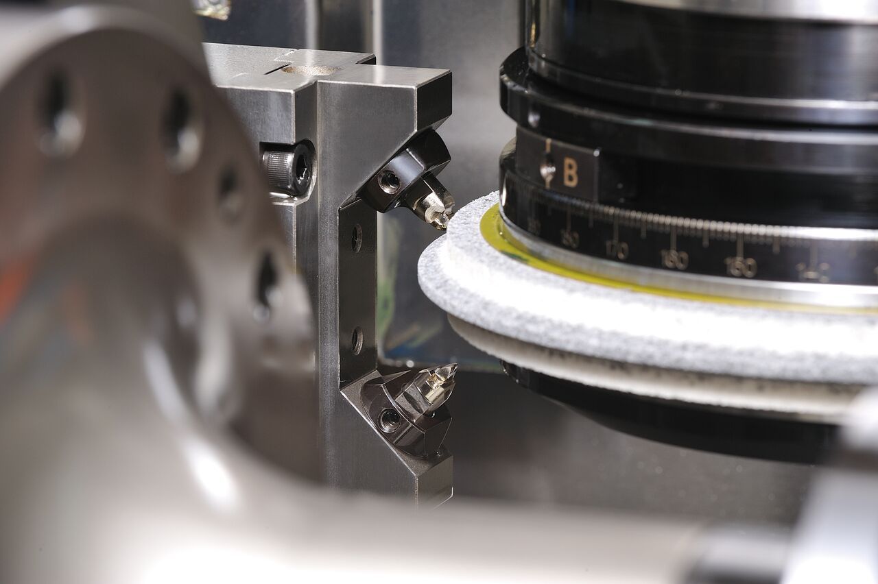 Rectificadora para engranajes / CNC - MFG-3540 170G - Matrix Machine ...