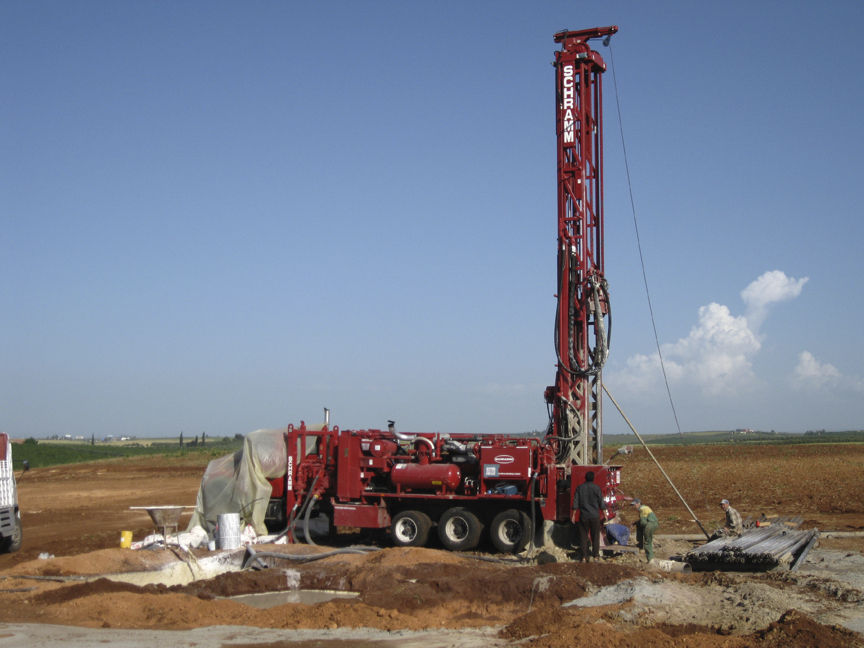 Perforadora de exploración - T685WS - SCHRAMM, INC. - montada en camión ...