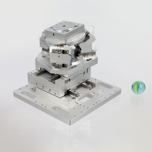 Sistema de posicionamiento trípode - TRIPOD 52-6DoF - SmarAct GmbH - 6 ejes / XYZ / lineal