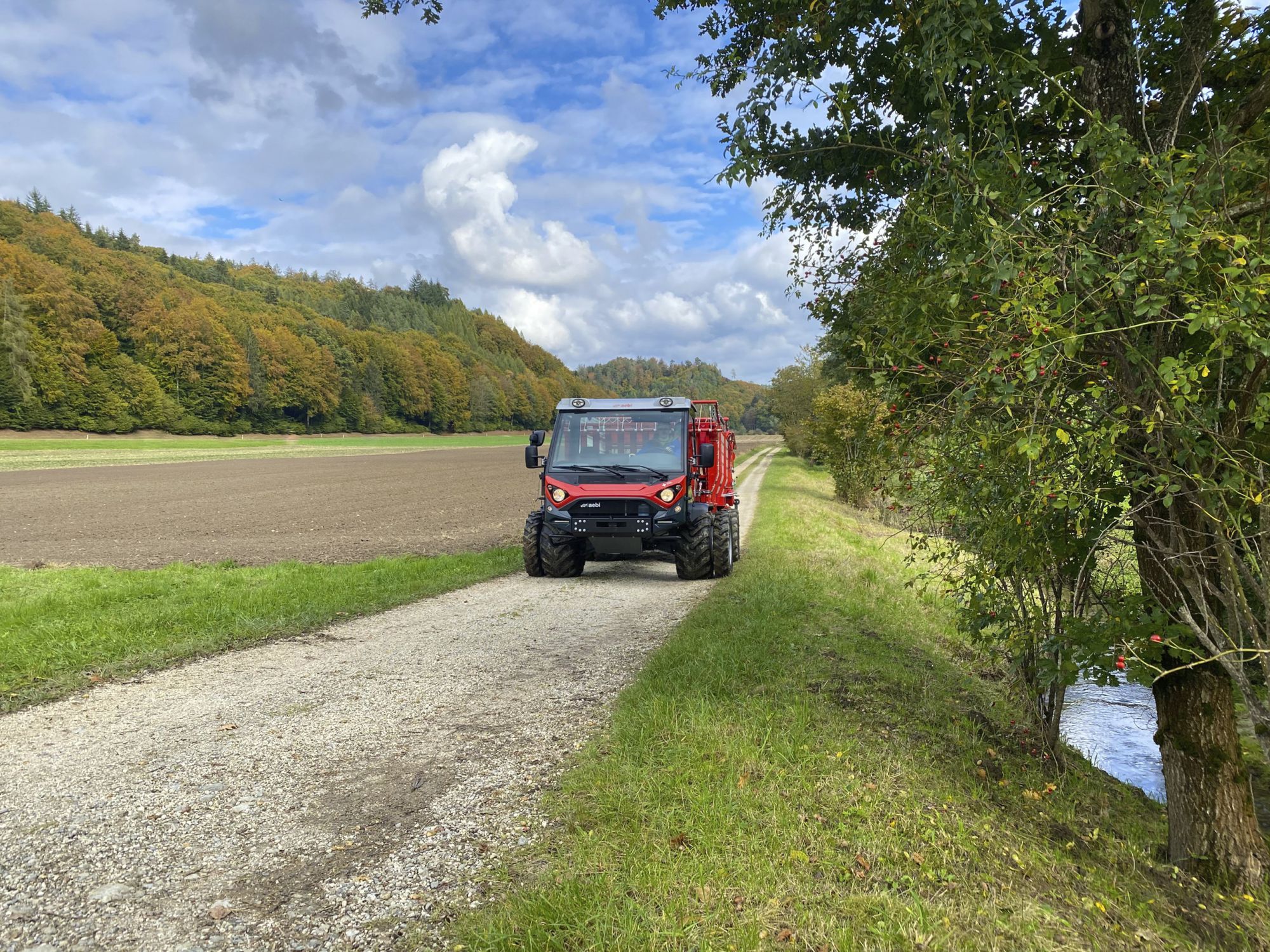 Vehículo multifunción - TP 410 series - Aebi Schmidt Holding AG - diésel