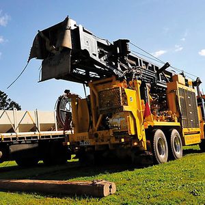 Perforadora montada en camión, Perforadora montada sobre camión - Todos ...